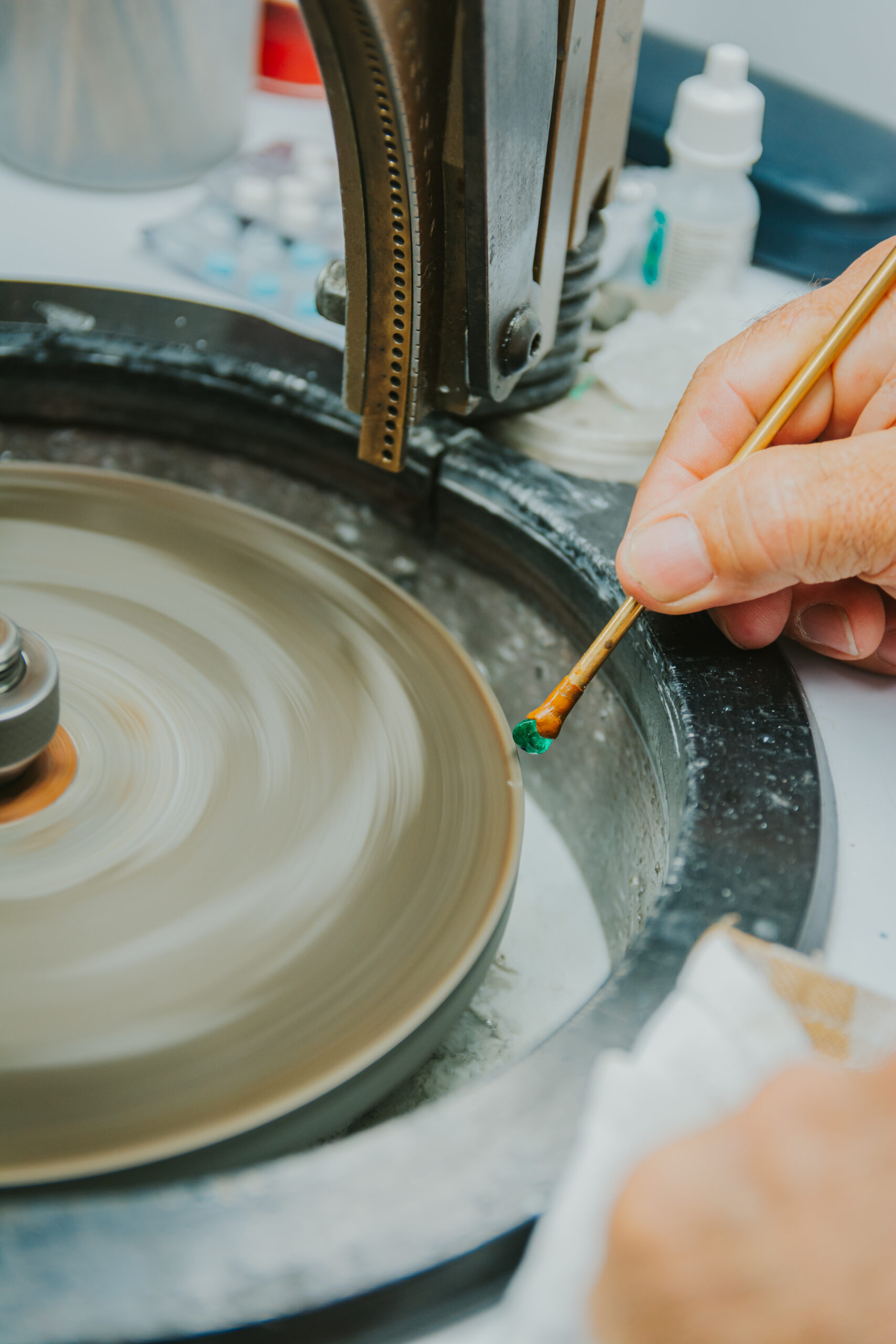 Nosotros - [Oficial] Emerald Trade Center